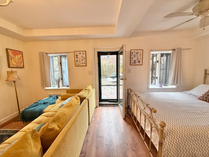 Cozy Manhattan View Suite - West New York, NJ