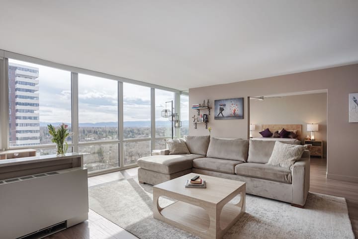 Luxury 1 Bedroom Condo W/ Mountain And City Views - Denver