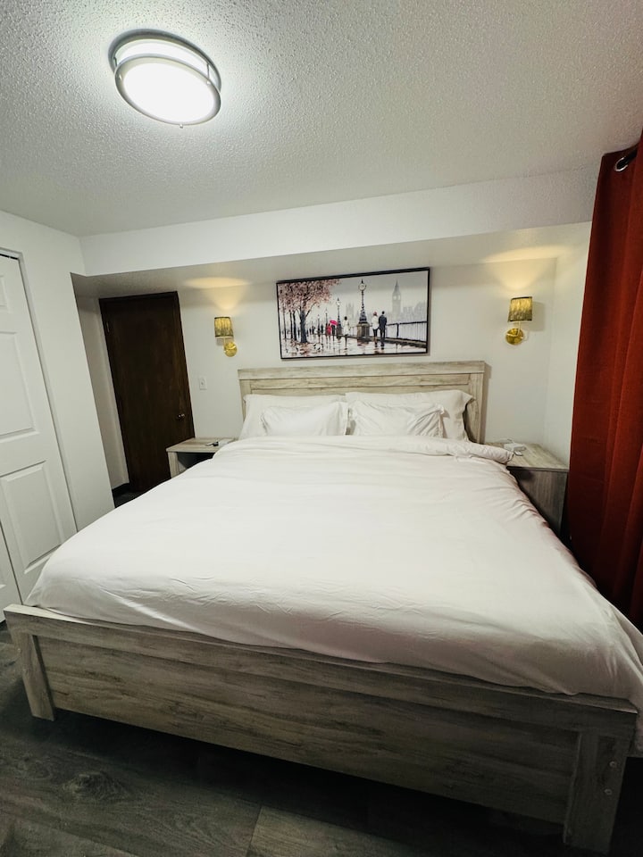 King Bed, 2 Guests, Coffee Bar - North Dakota
