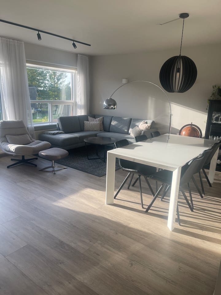 Cozy Family Apartment With Private Patio - Reykjavik