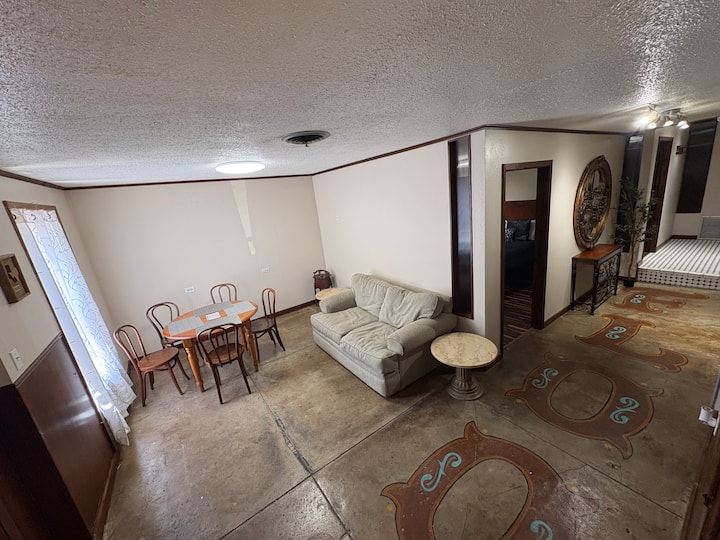 Anita's Cottage - Huntsville, TX