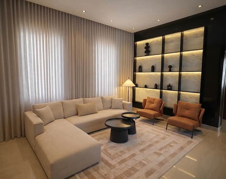 Luxury 2br Apt, Living Room, Cinema, Self Check-in - Riyad
