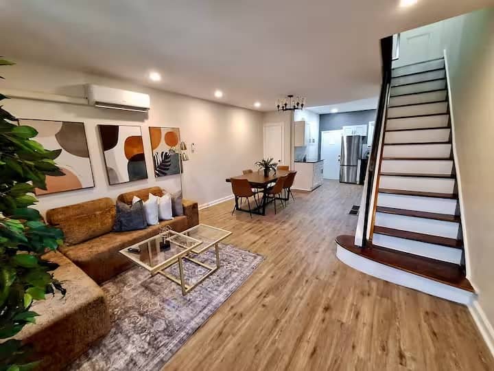 Bi-level 3 Br Plus Finished Basement | Sleeps 12 - Pebble Beach, Philadelphia