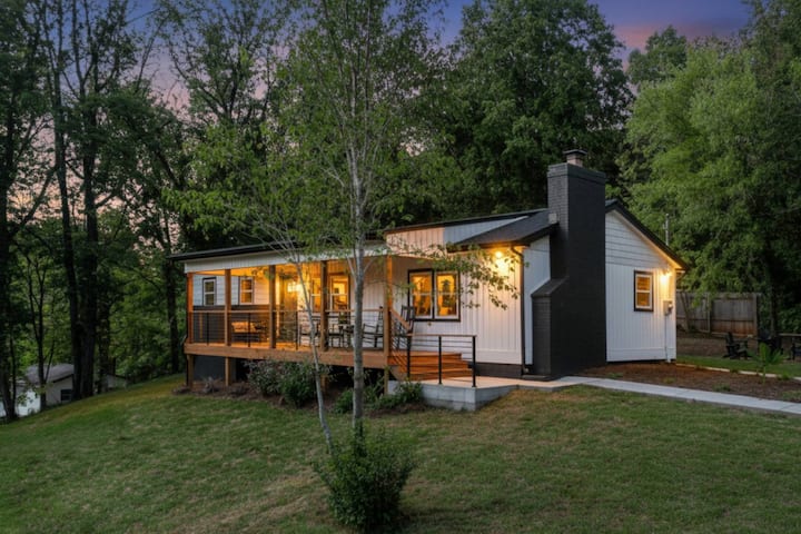 Southside Appeal - 15 Min From Downtown Knoxville! - Knoxville, TN