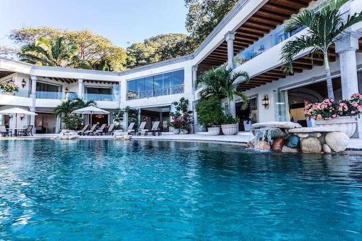 Ultra Luxury Ocean Front Huge Pool Hot Tub & Staff - Puerto Vallarta