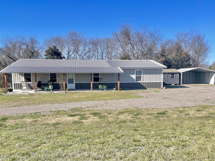 Sunset Valley Retreat • Pet Friendly • Near Lake - Sequoyah State Park, Hulbert