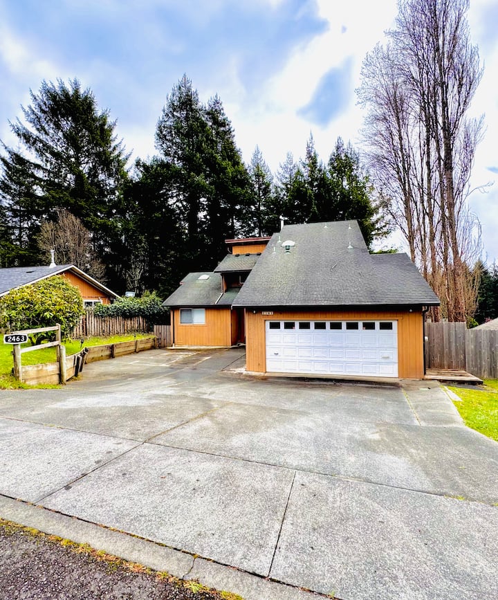 Redwood House - McKinleyville, CA