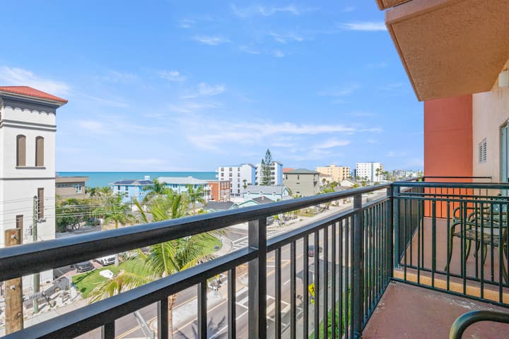 Madeira Bay #506 - Spacious Two-bedroom Condo - Madeira Beach, FL