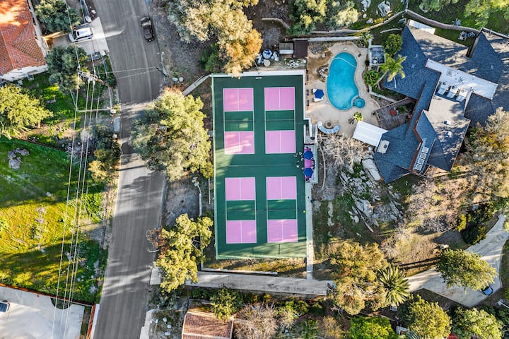 Luxury Pickleball Estate – 4 Courts & Pool - Hemet, CA
