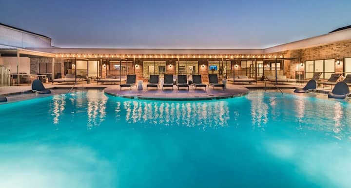 Cozy 1bd | Fitness Room, Pool, Ev Charge And More! - Nebraska