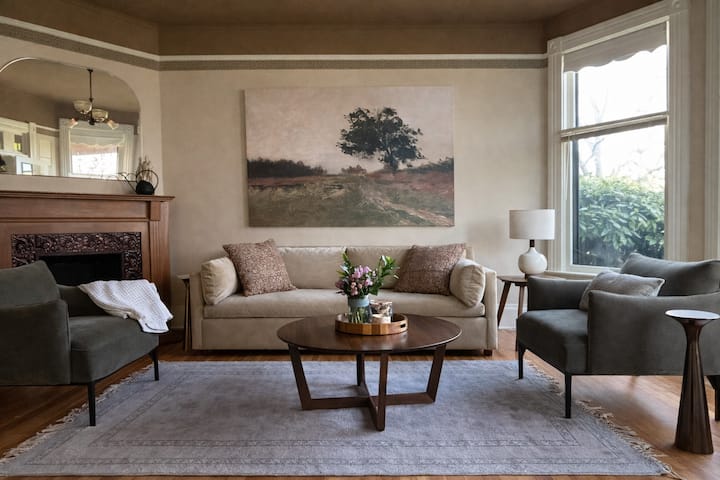 Refreshed Historic Home In North Slope - Tacoma, WA