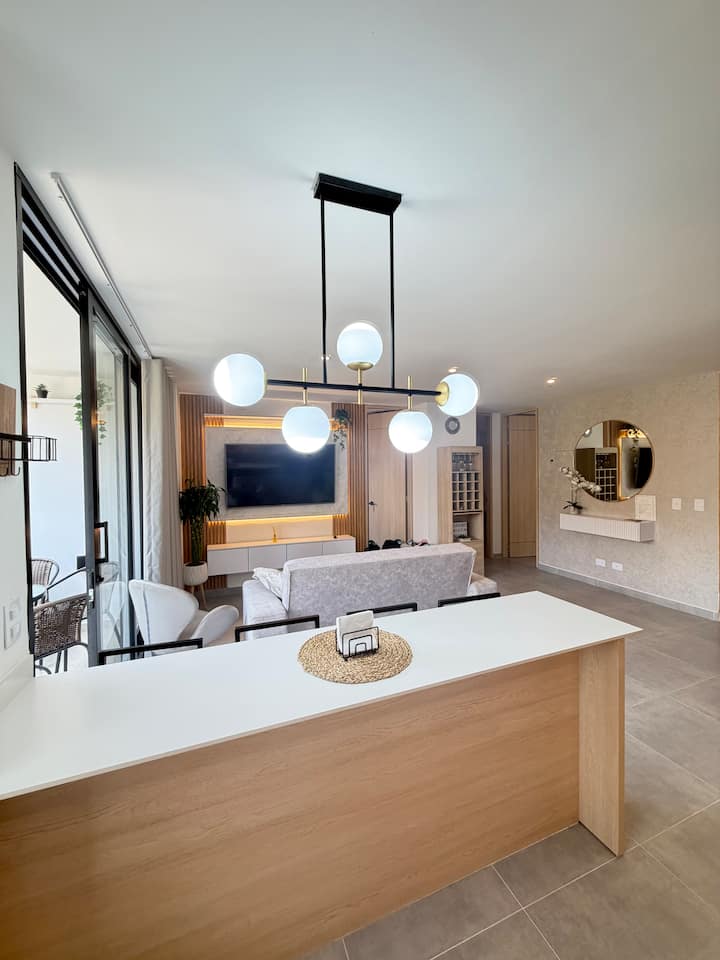 Lujoso Y Nuevo Apartamento En Laureles - Medellín