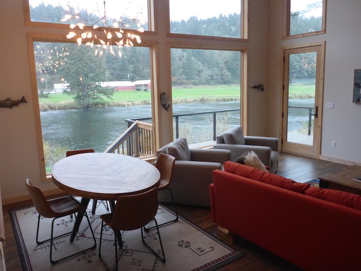 Caddis Fly Lodge - Pacific City, OR