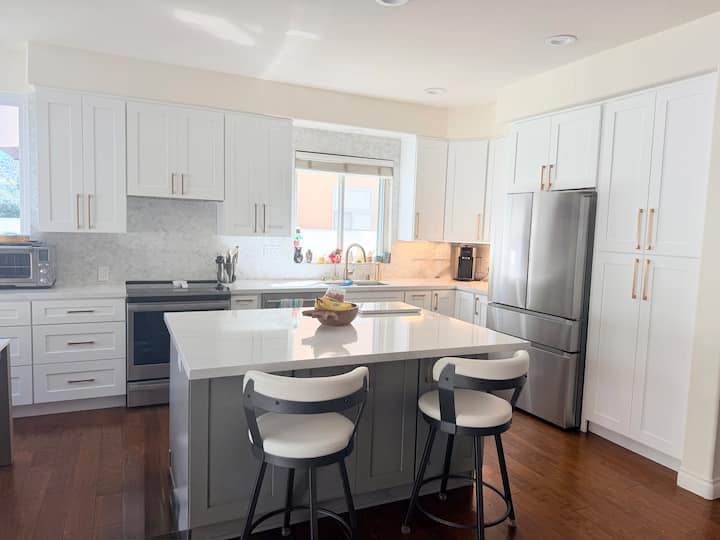 Ev Charging! Family Home Near Ucsd & Del Mar Beach - Del Mar, CA