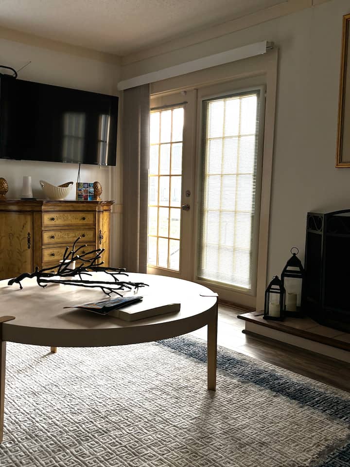 3br/2ba Charming Townhome Near Hospital & Downtown - Rocky Mount, NC