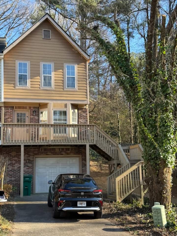 Furnished 2br/2.5ba Smyrna | Near Truist Park - Smyrna, GA