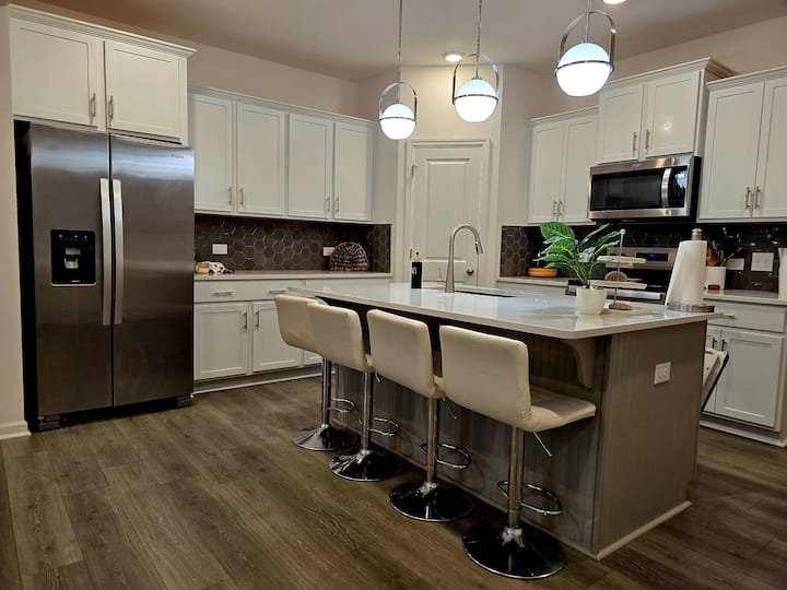 The Stylish Retreat - Lewisville, NC