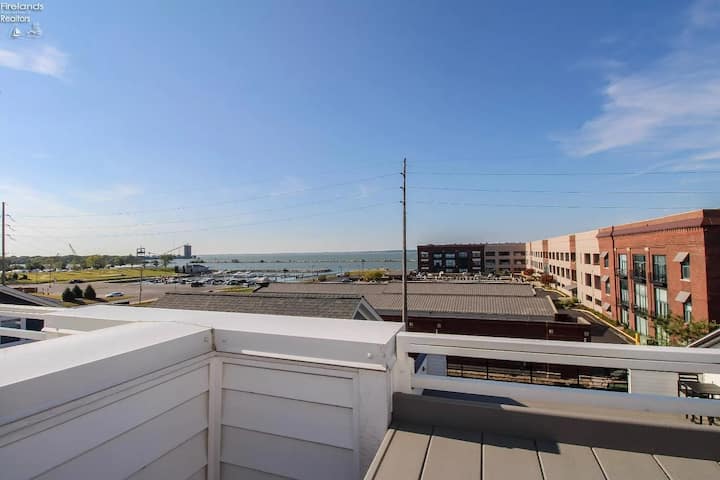 Lakehouse - Sandusky, OH