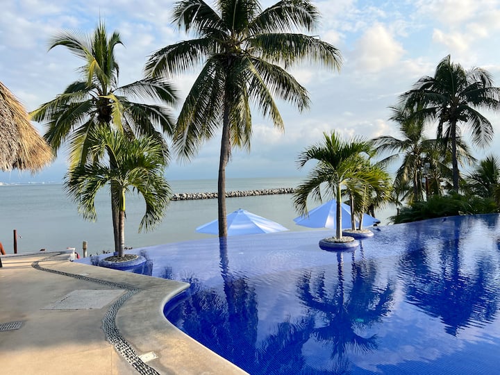 Beautiful Beachfront Condo - Bucerías