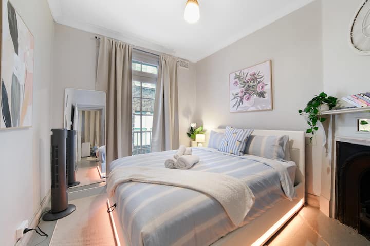 Cozy 2 Story Home | 30sec Walk To Central Station - Surry Hills