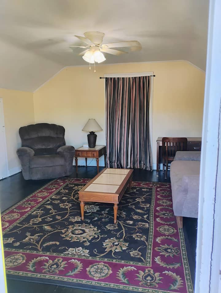 Traveling Professional Monthly Rentals, Apt. 3 - Charleston, WV