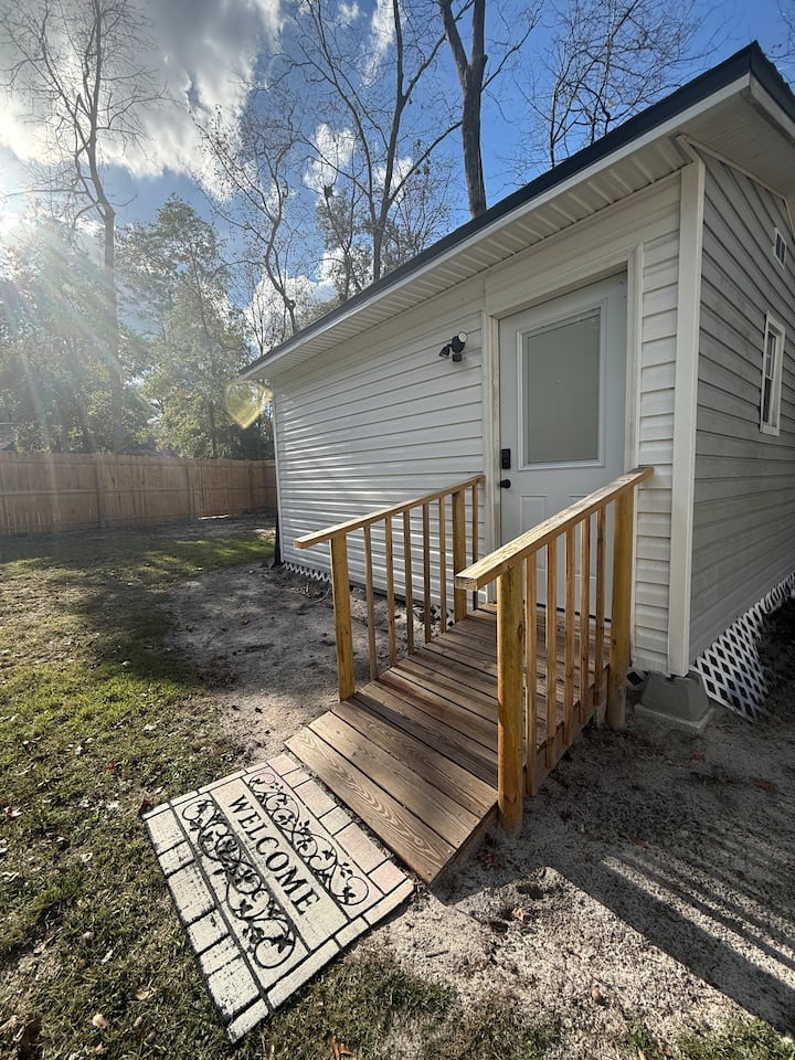 Travel Nurse Tiny Home | Monthly Stay | Ev Charger - Gainesville, FL