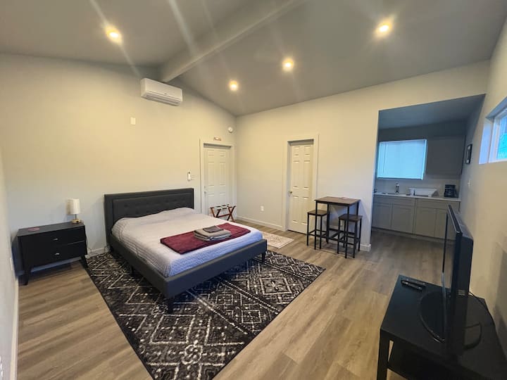 Private 1 Bedroom, 1 Bath In South Austin - Austin, TX