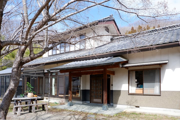 のどかな里山で、
「暮らすように過ごす」ひと時を。 - Matsumoto