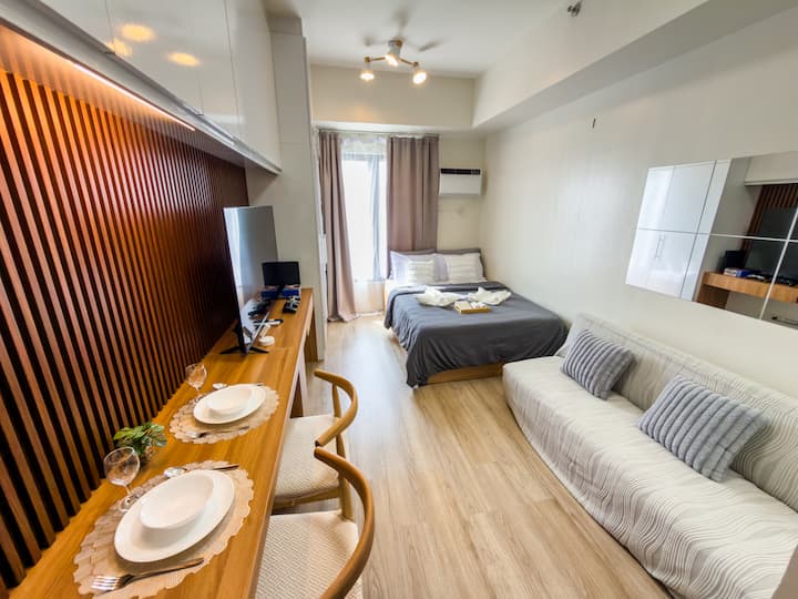 Modern Condo Near It Park | Free Pool & Fast Wifi - Cebu