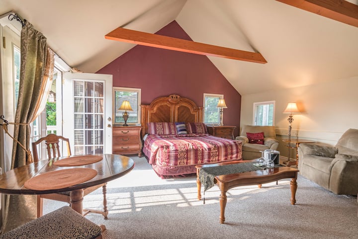 Step Out Onto Your Patio With Stunning River View - Wisconsin Dells, WI