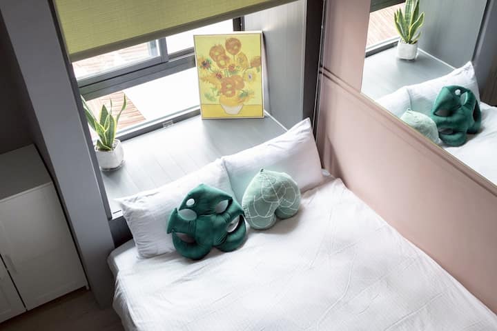 西門紫鳶  西門捷運步行5分鐘  舒適溫馨2-4人電梯公寓 全新衛浴 乾濕分離 - China