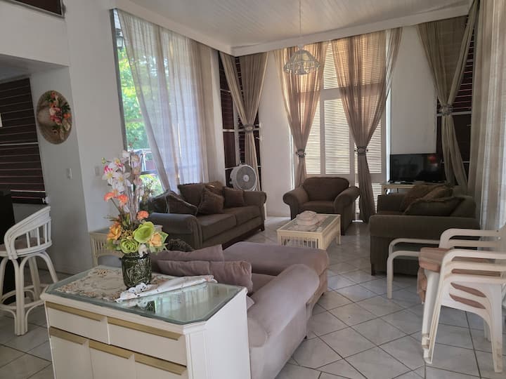 Spacious Private Relaxing Villa With Swimming Pool - Montserrat