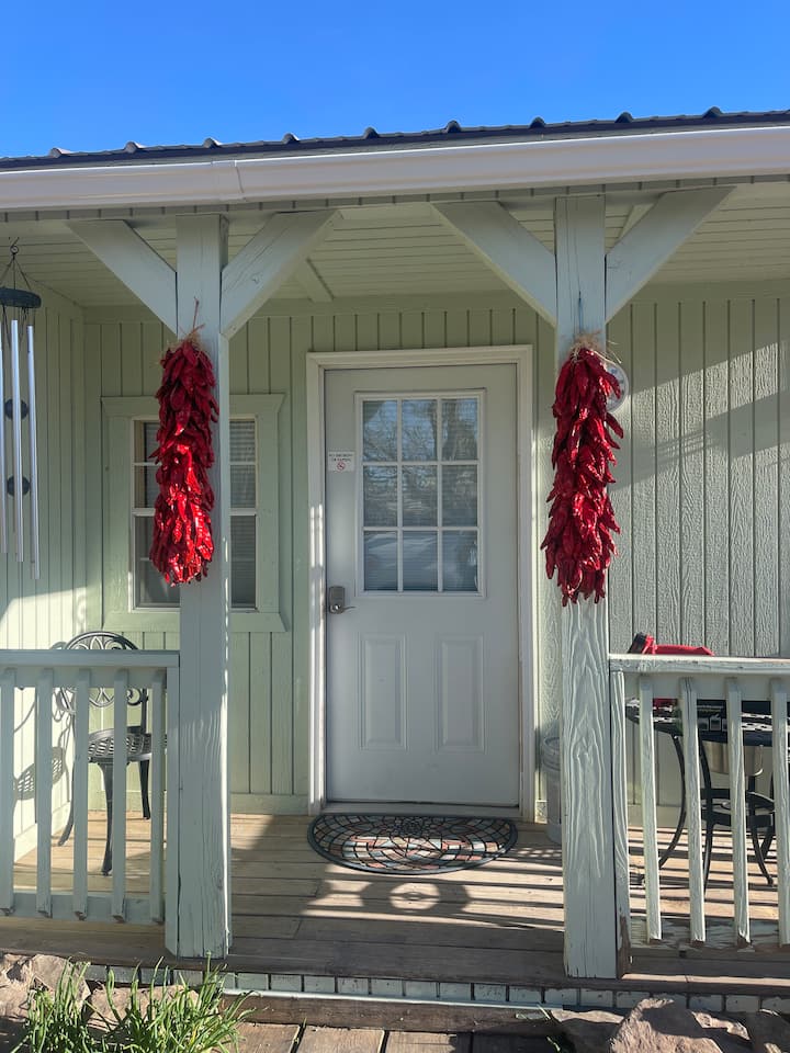Cozy Tiny Vineyard Casita On A Working Horse Ranch - Española, NM