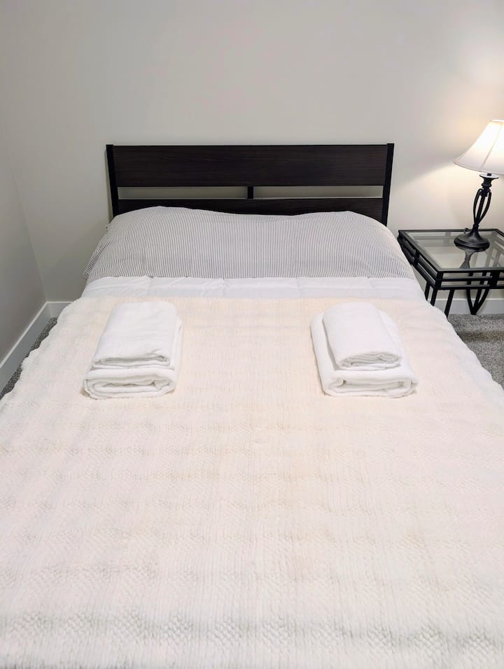Airport Proximity|private Guest Suite|keyless Entr - Airdrie