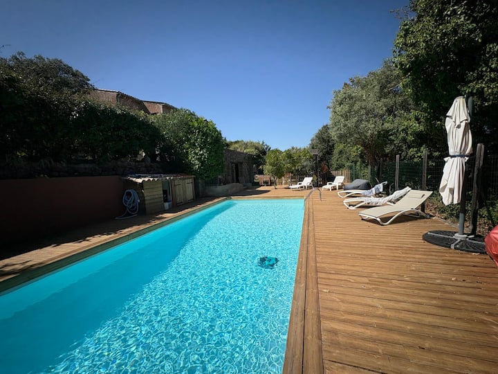 Logement Pour 5 Adultes + 2 Enfants. 2 Entrées. - ibis budget Fréjus Capitou A8