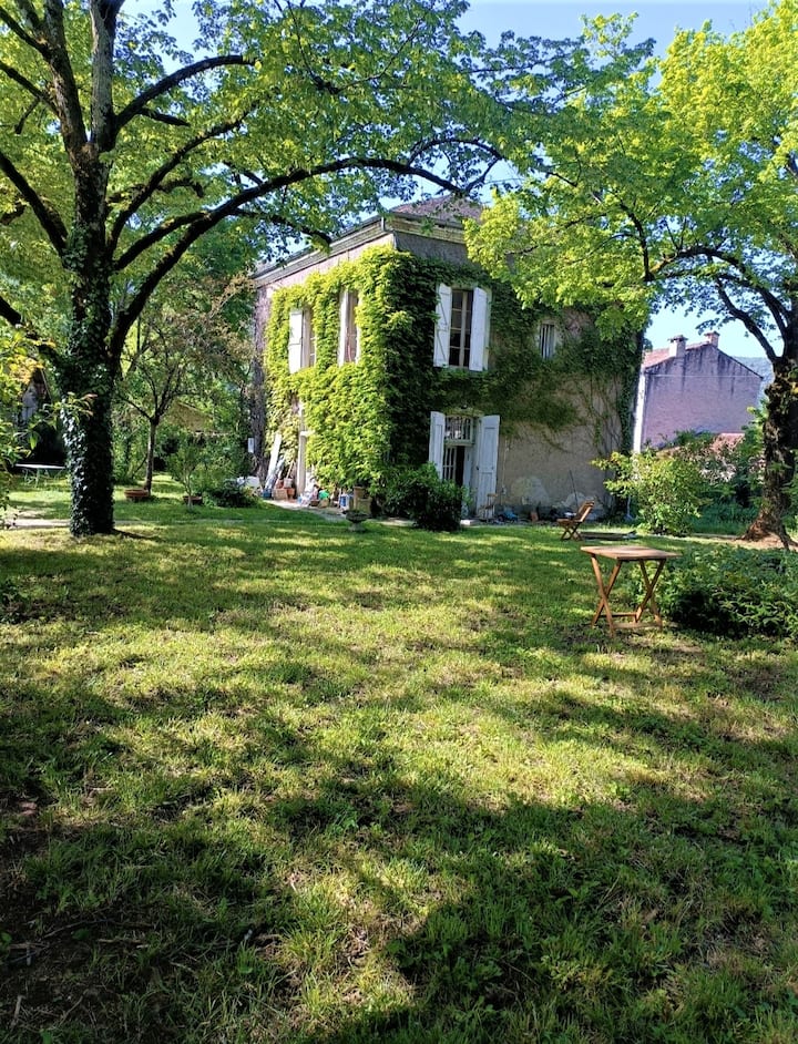 Calm Country Getaway, 3 Mins Walk To Town Centre - Saint-Antonin-Noble-Val