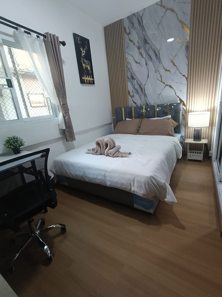 Home Cozy Near Mrt - Bangkok City Center Apartment - Bangkok