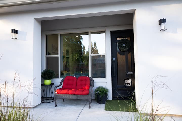 Grateful Guesthouse In Orangevale - Citrus Heights, CA