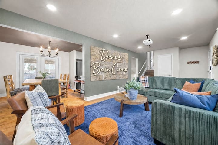 The Peakline Lodge | Gym • Hot Tub • Game Room - Denver, CO