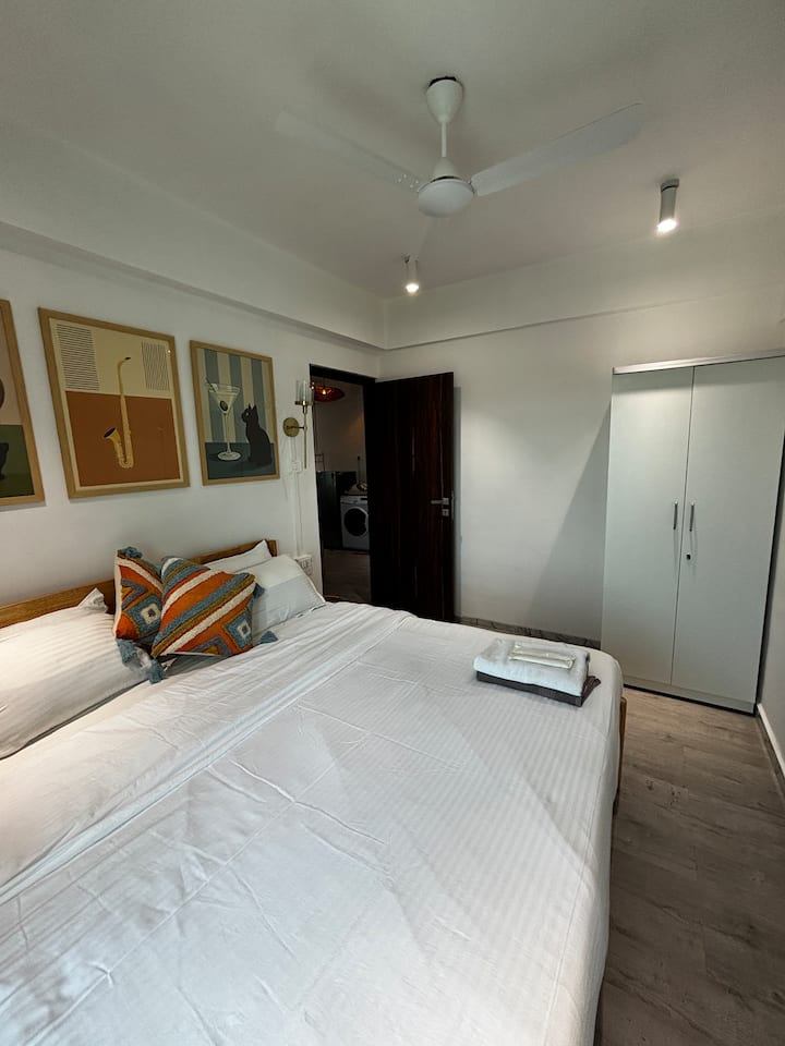 Eden Chic 1.5 Bhk Bandra W | Gated & 24/7 Security - Mumbai