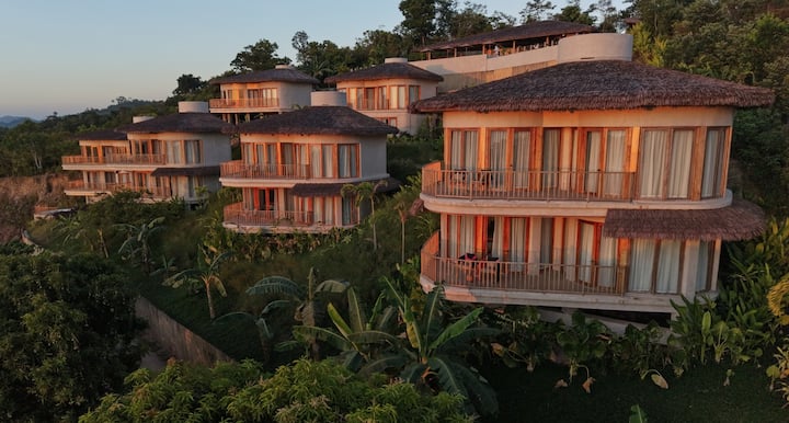 Relaxing 4-bedroom Villa With Private Pool - El Nido
