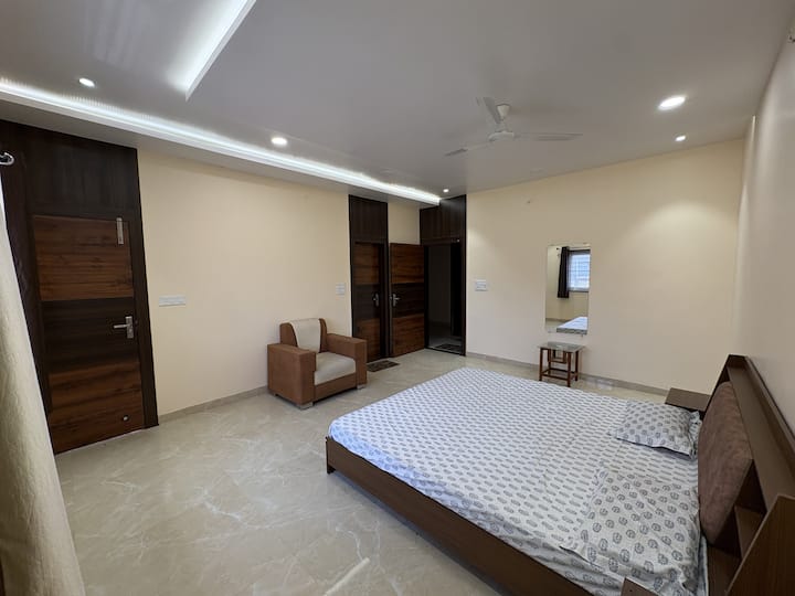 Vinayaka Vistara | Luxury Balcony Suite | 350 Sqft - Jabalpur