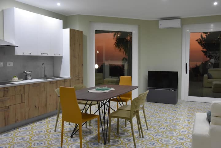 Elegante Appartamento Luminoso Con Giardino - Amantea