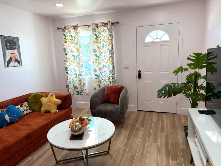 Prime Location -Vietnam Town - Near Disney&beach - Huntington Beach, CA
