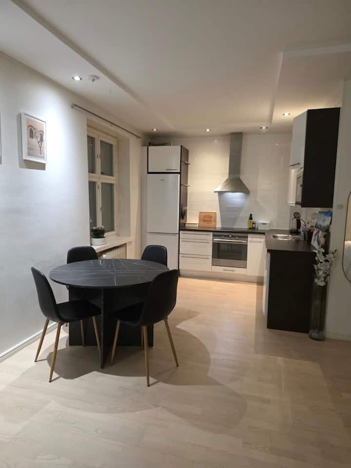 Cozy Apartment In Hietalahti - Free Parking - Helsinki