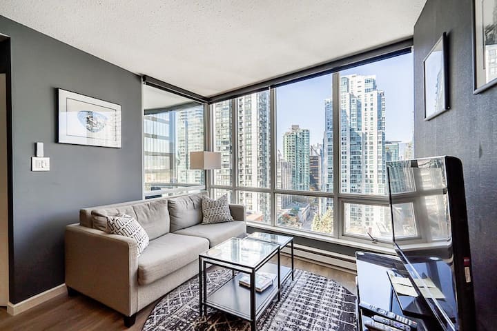 Coal Harbour Chic 1br | Steps To Seawall - Vancouver