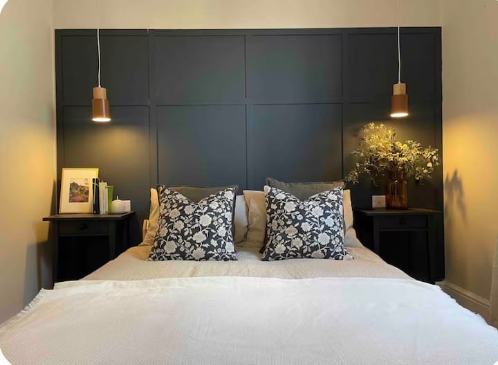 3 Bed Victorian Home With Private 1 Bed Studio - Swindon