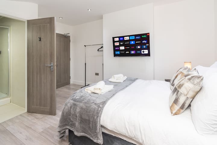 Tooting Studios, 5 Mins From Station! (The Nest) - London