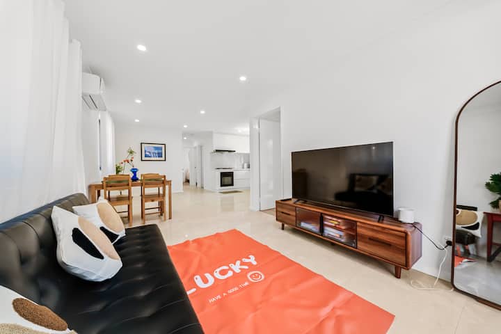 Pet-friendly Airport 2br-stay Nr Cbd/dfo&crown - Ascot