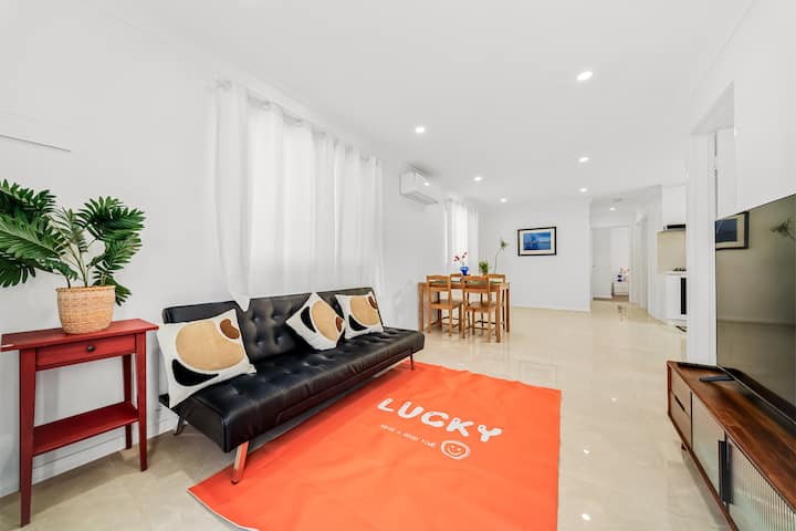 Pet-friendly Airport 2br-stay Nr Cbd/dfo&crown - Ascot
